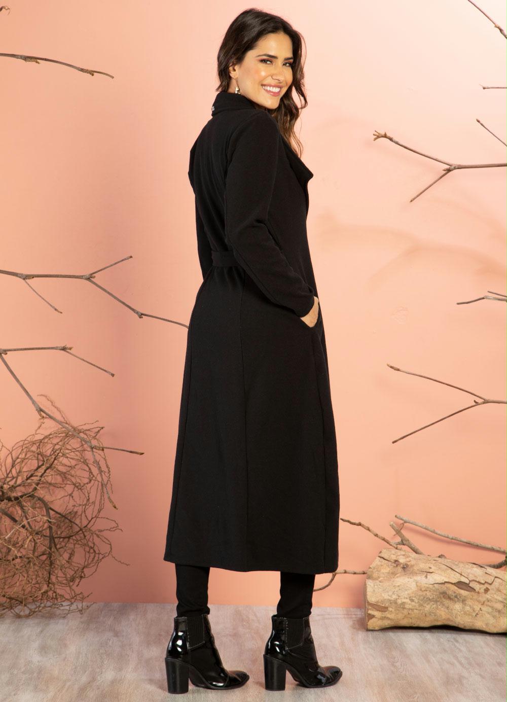 Sobretudo Preto Feminino Longo: Elegância e Conforto